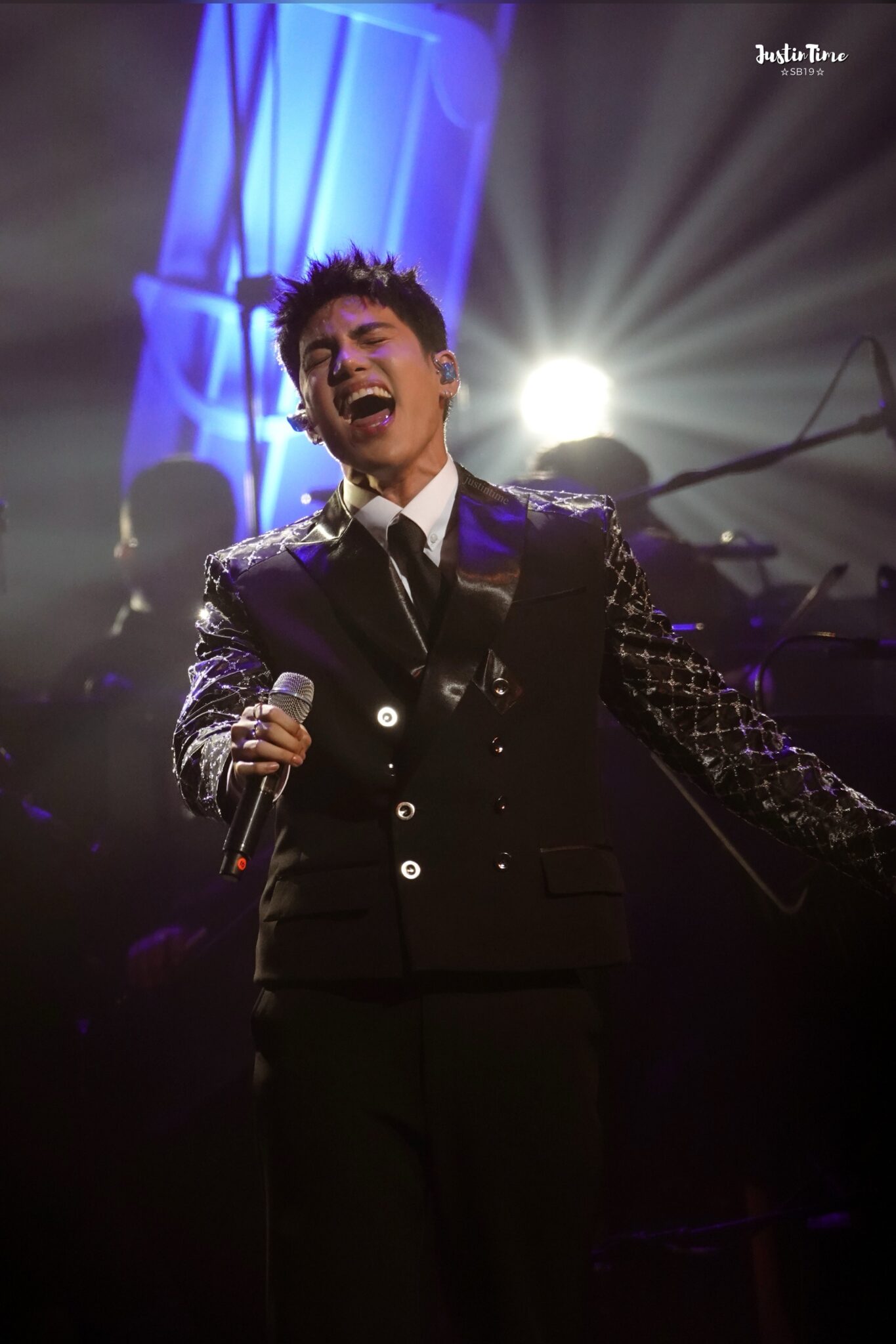 Stell Ajero Soars to New Heights » Stell Verryfied